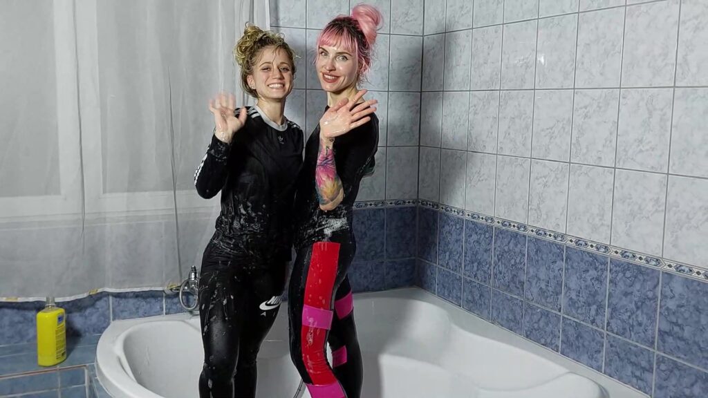 Vickey And Pinkie Gets Wet Together Girls In Wet Clothes 0572
