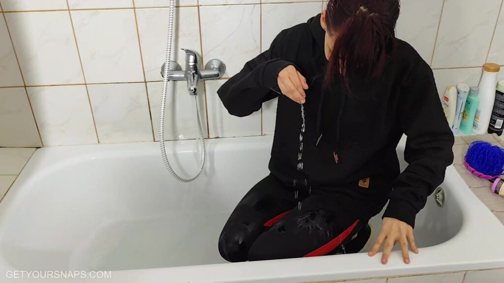 Mina starts the bath - Girls in Wet Clothes